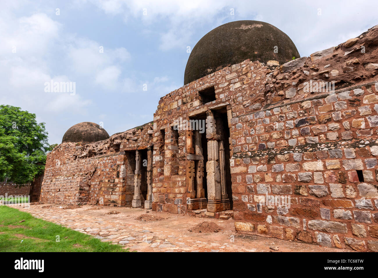 Qutb Minar, Qutb complex, Mehrauli area of Delhi, India Stock Photo - Alamy