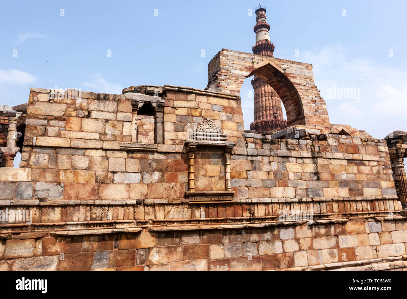 Qutub mosque india hi-res stock photography and images - Alamy