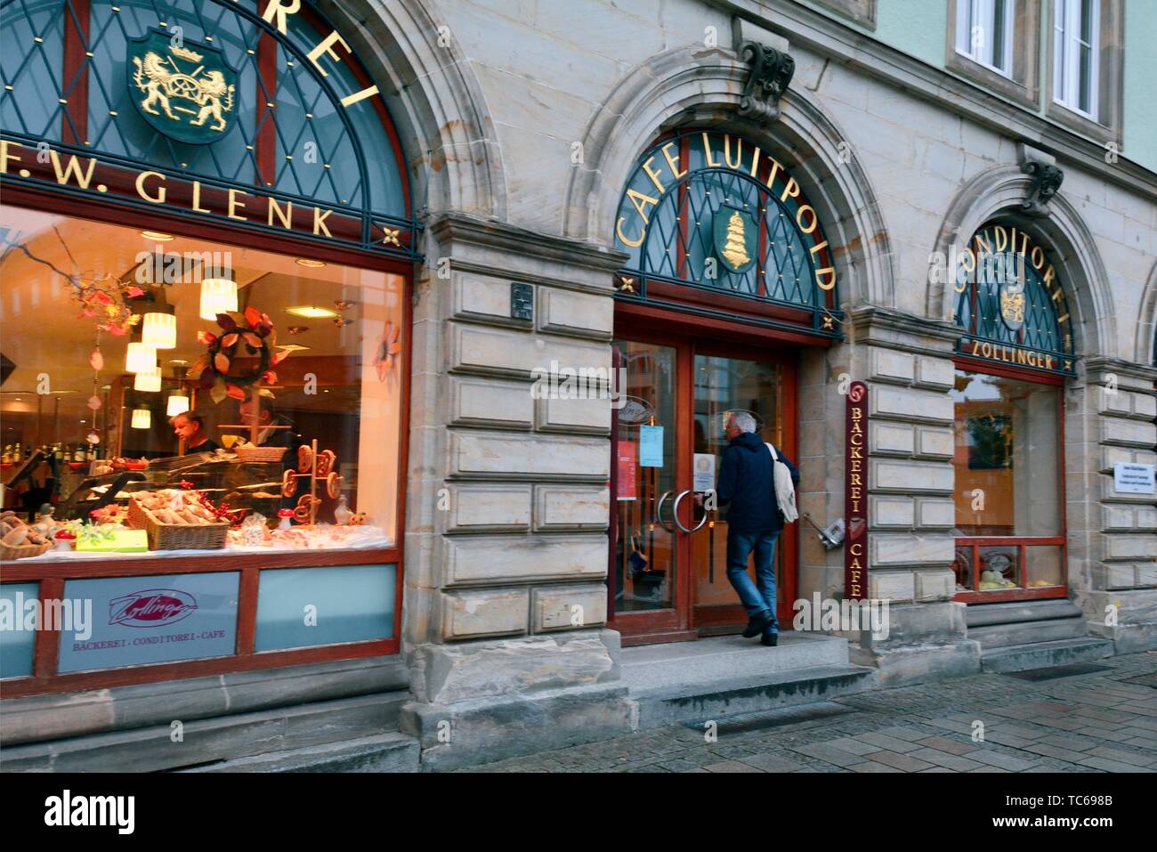 Historic cake shop hi-res stock photography and images - Alamy
