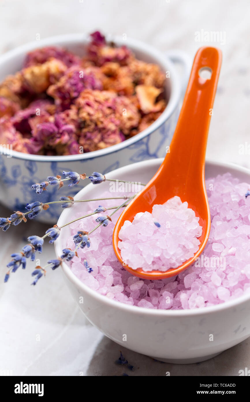 Spa set with sea salt, lavender Stock Photo - Alamy