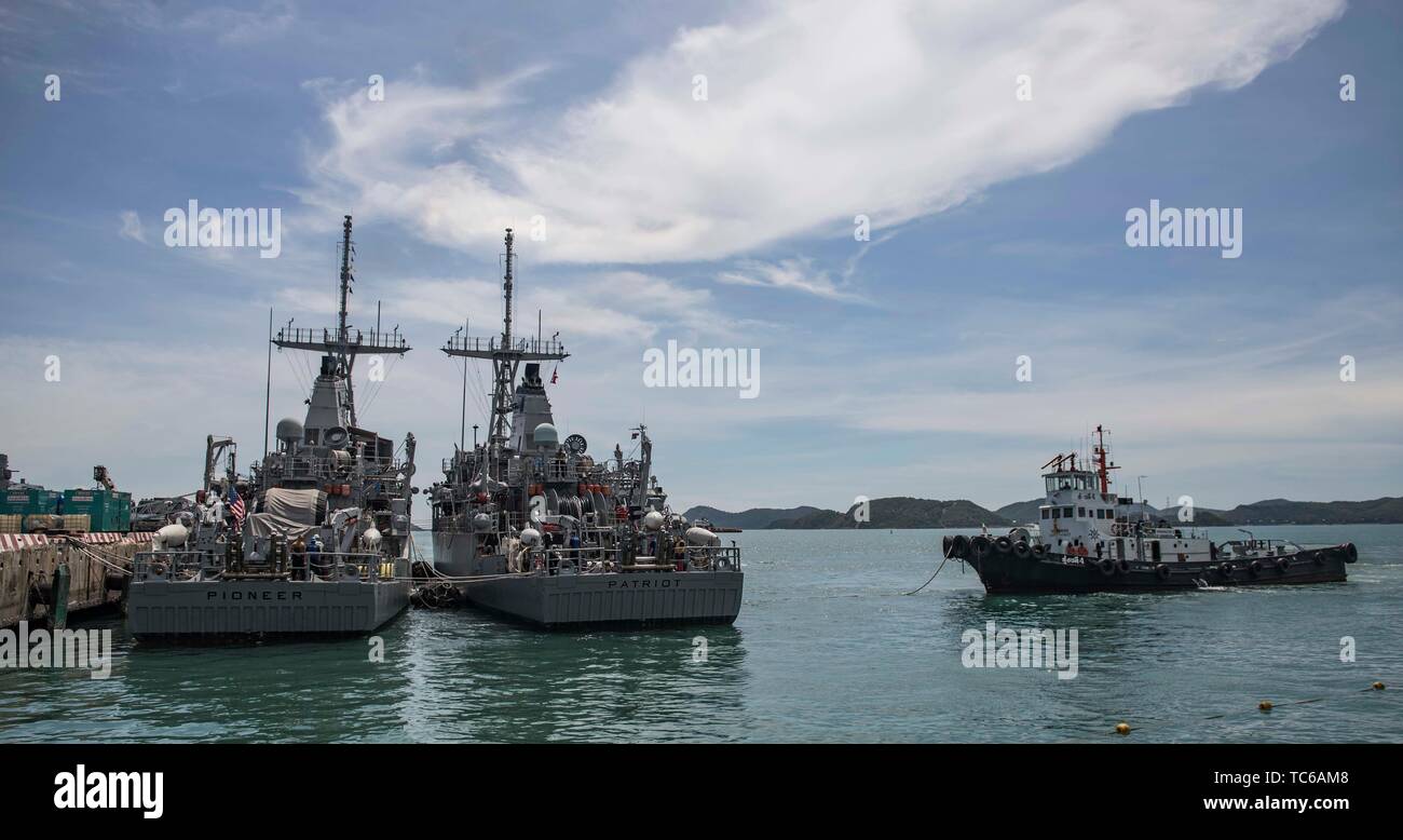 Uss patriot mcm 7 hi-res stock photography and images - Alamy