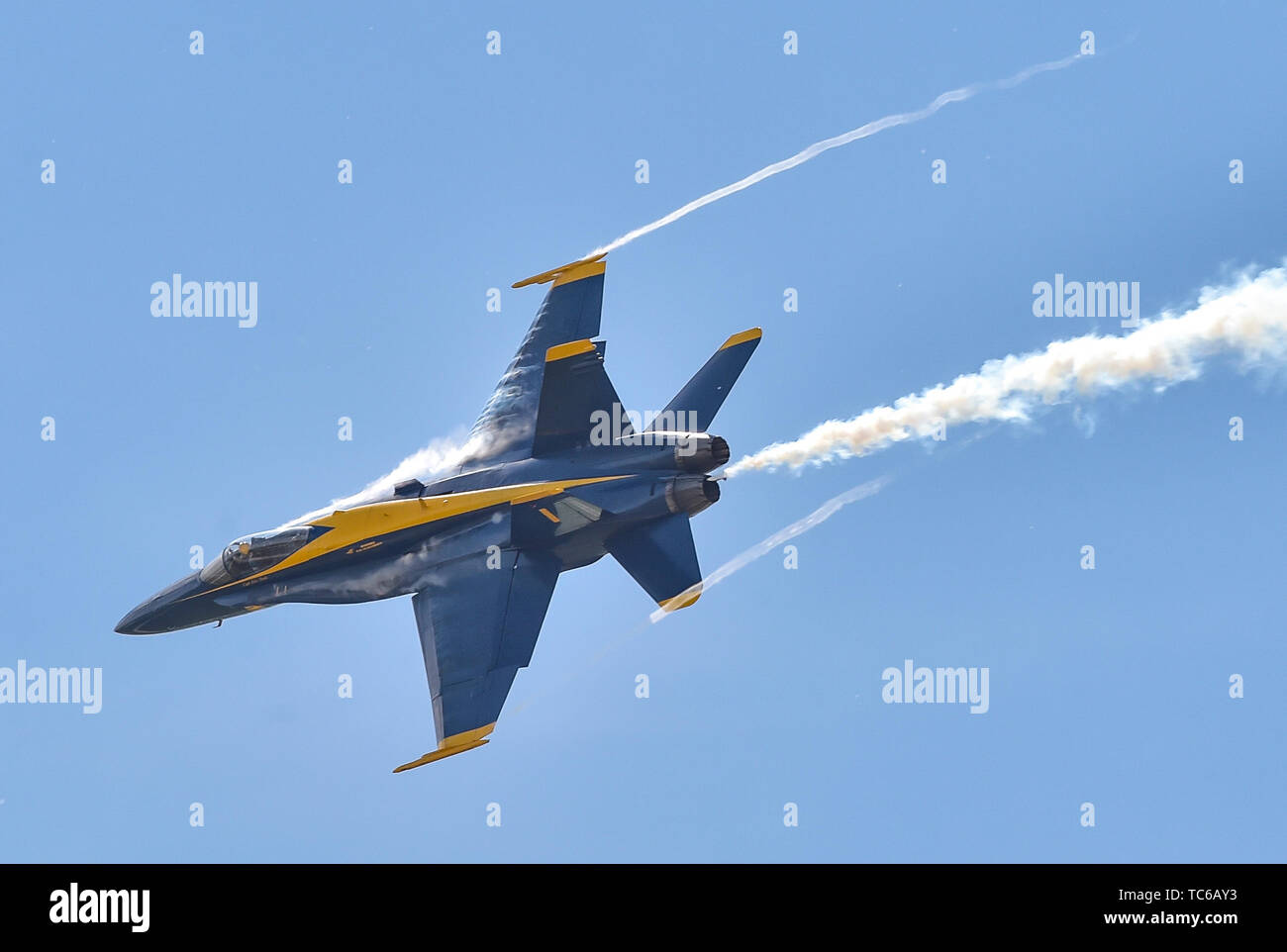 190602-N-UK306-2231 OKLAHOMA CITY, Okla. (June 2, 2019) Capt. Eric ...