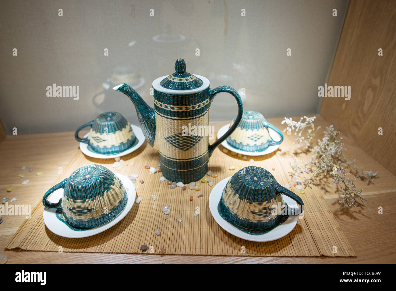 Ancient chinese food container hi-res stock photography and images - Alamy