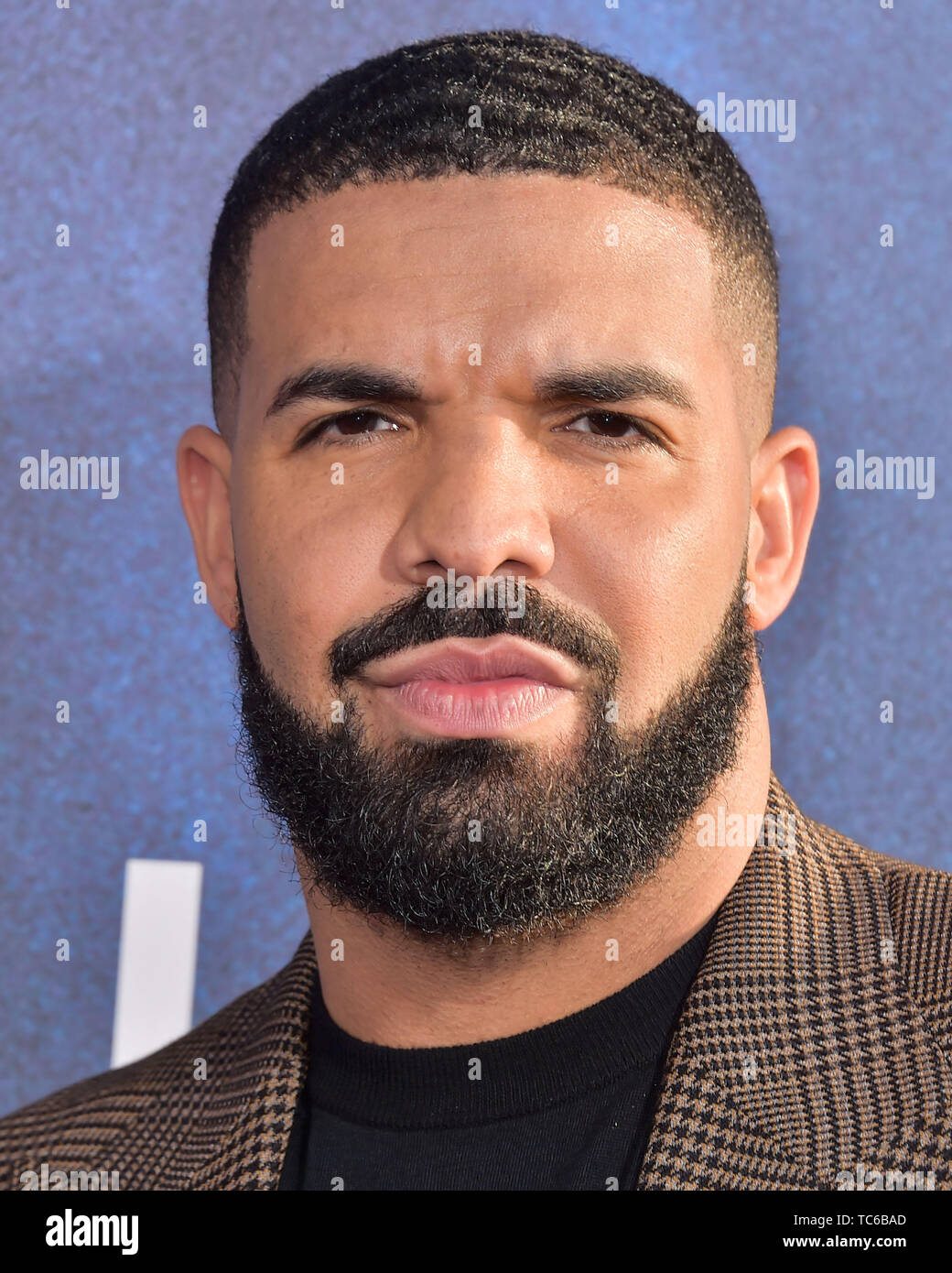 HOLLYWOOD, LOS ANGELES, CALIFORNIA, USA - JUNE 04: Rapper Drake arrives ...