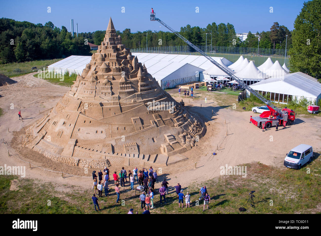 Guinness records sand castle hi-res stock photography and images - Alamy