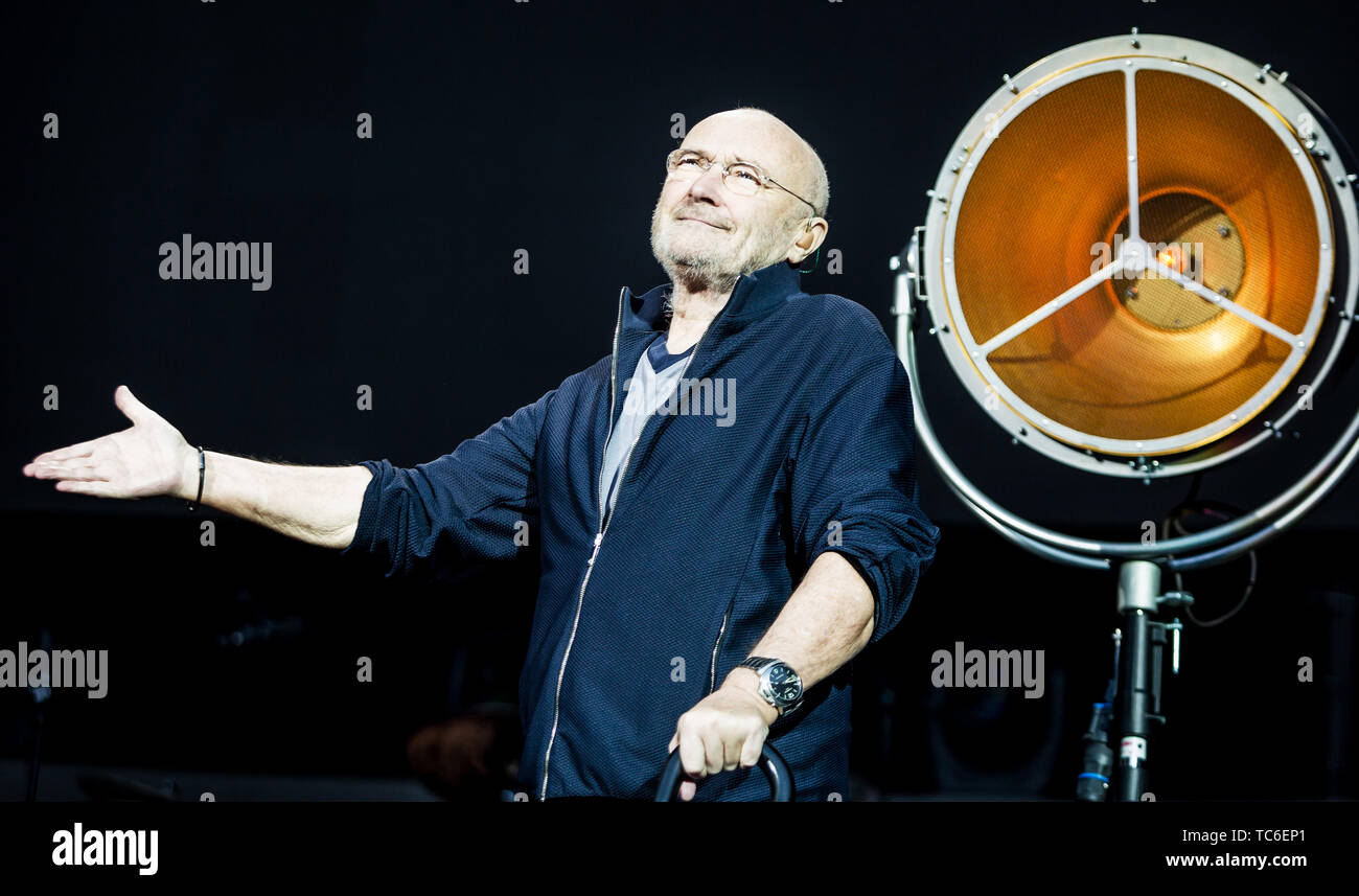 Stuttgart, Germany. 05th June, 2019. Singer Phil Collins is on stage ...