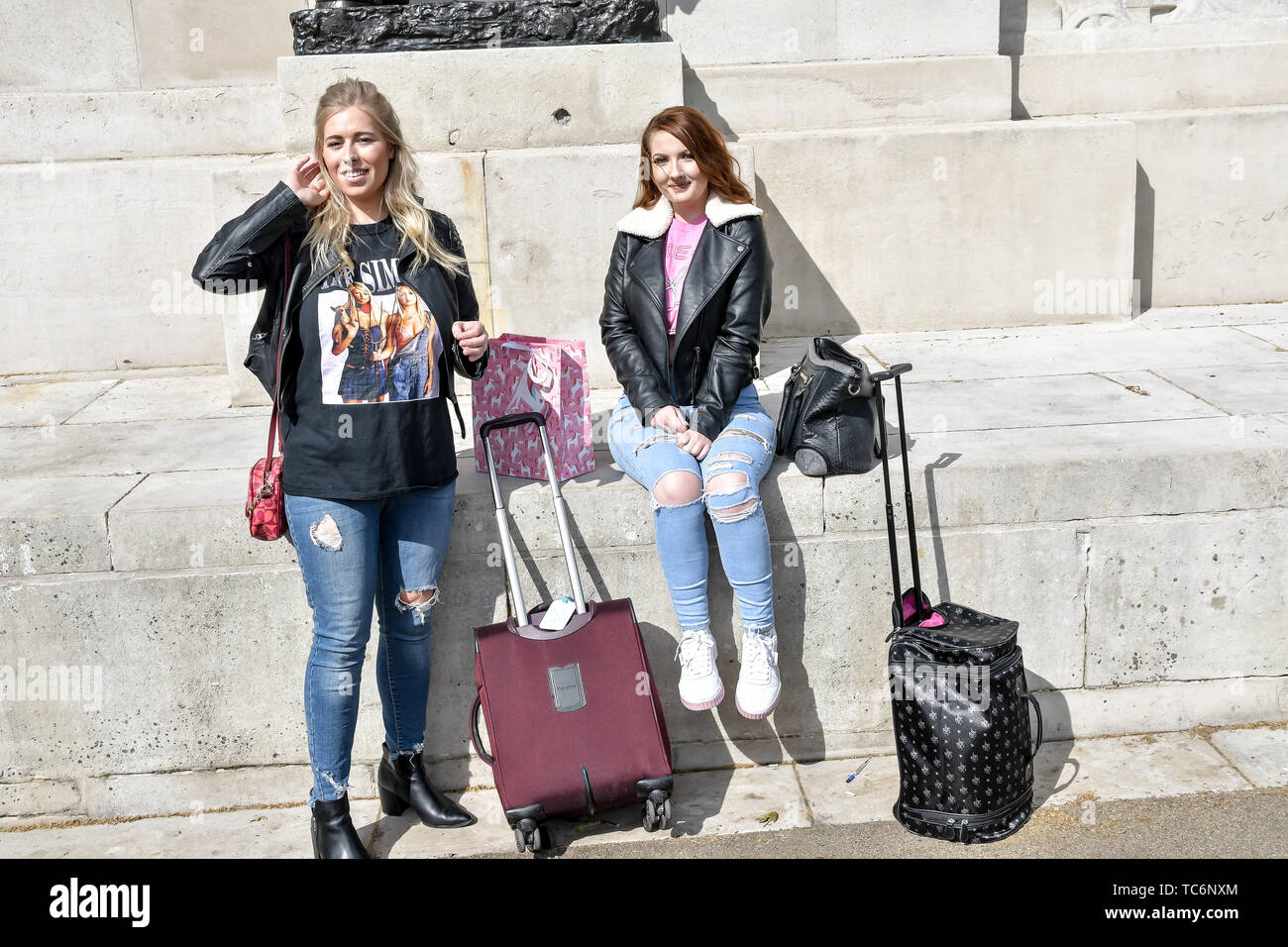 London, UK. 06th June, 2019. Hannah Cook ,Christie Hilton attend Cash ...
