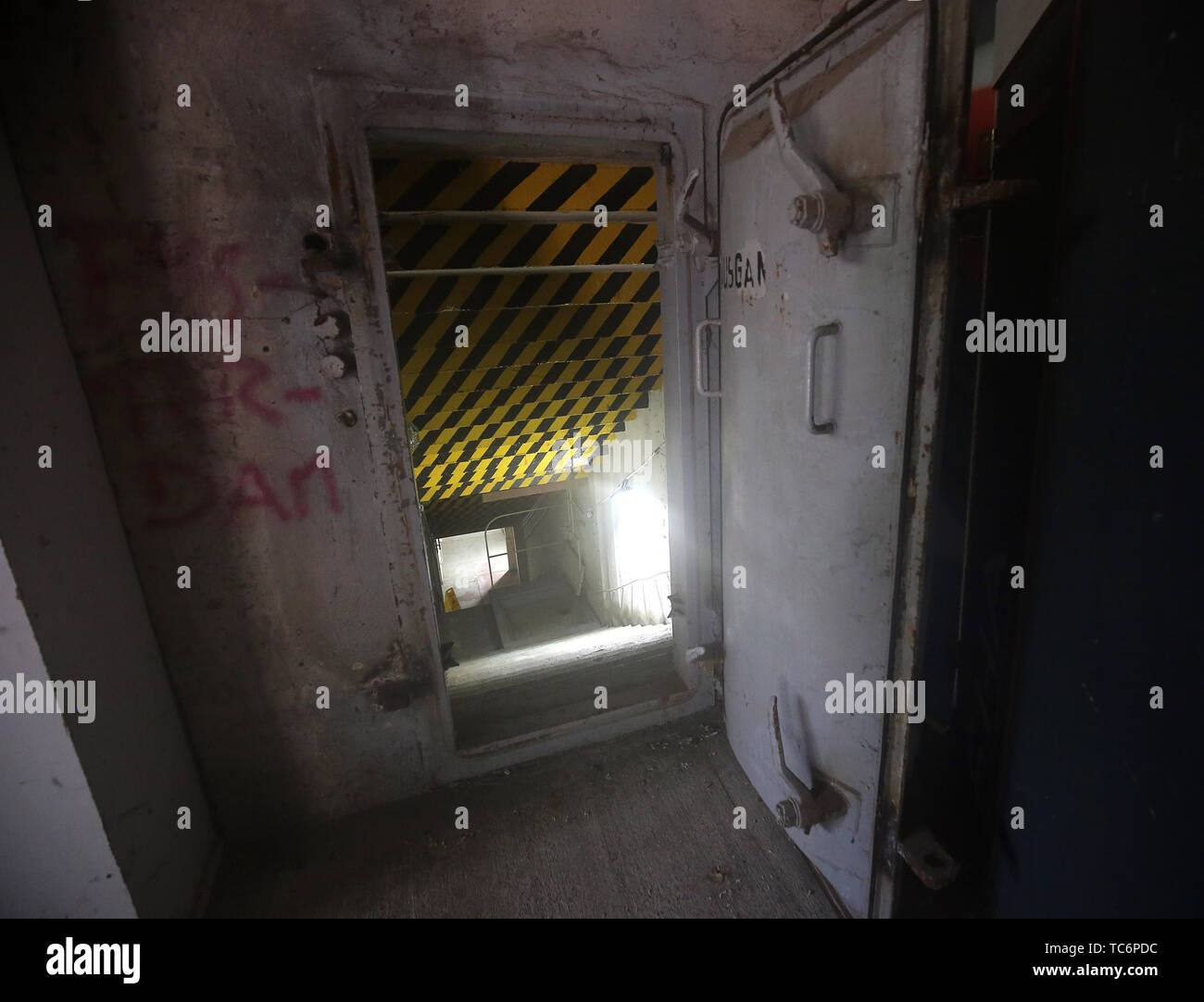 Gosen, Germany. 06th June, 2019. In a warehouse erected for camouflage ...