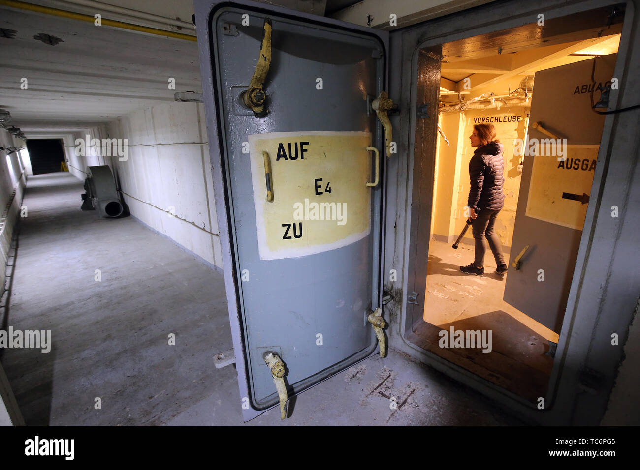 Security bunker hi-res stock photography and images - Alamy