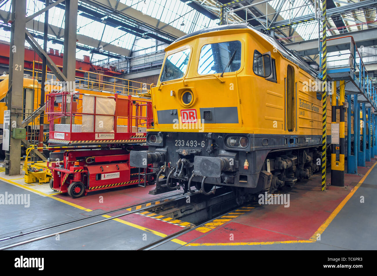 Locomotive repair shot hi-res stock photography and images - Alamy