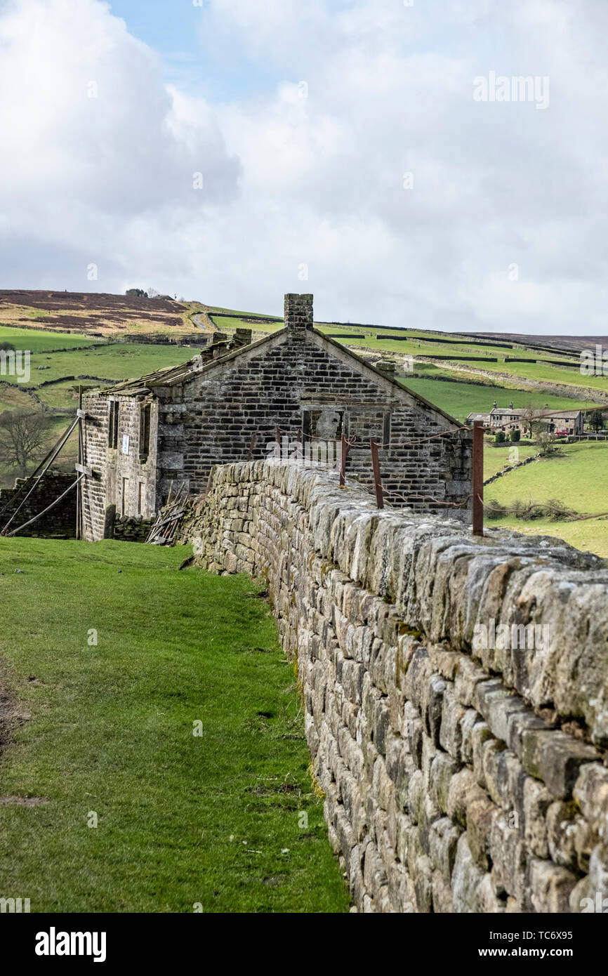 An old ruined farm building on the Bronte Way, Leading towards Bronte ...