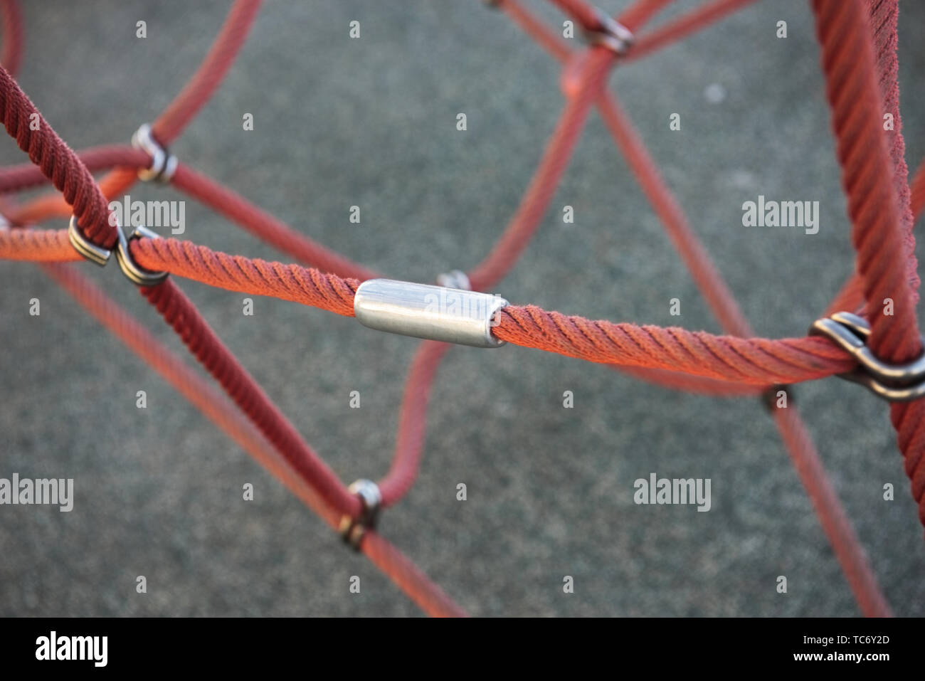 Red ship ropes connected by reef knot Stock Photo - Alamy