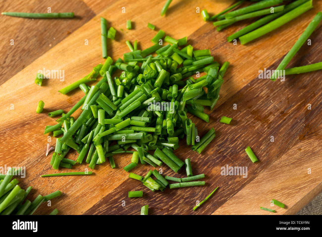 Raw Green Organic Flowering Chives Ready to Cook With Stock Photo - Alamy