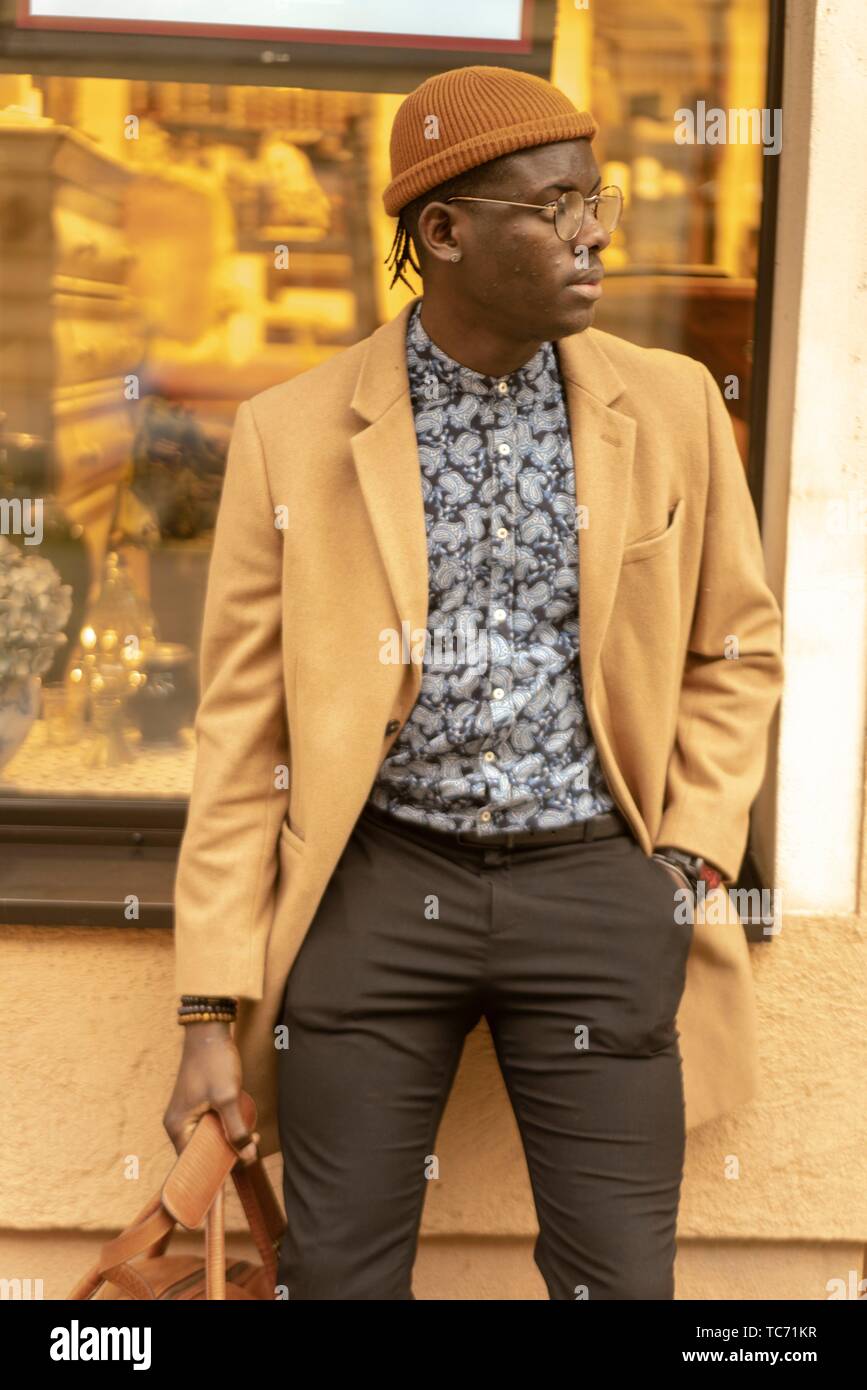 Leaning Sideways High Resolution Stock Photography and Images - Alamy