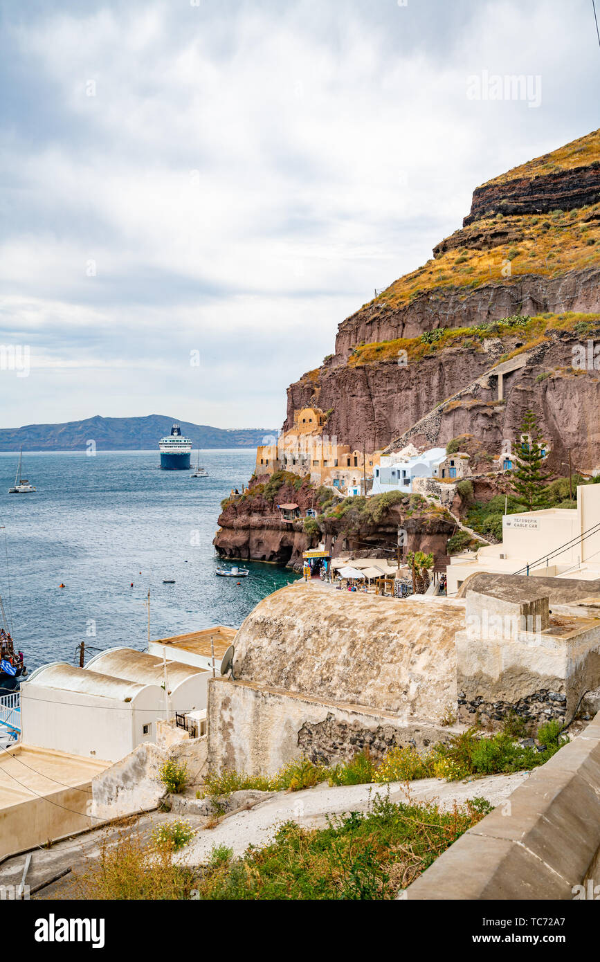 Thira port hi-res stock photography and images - Alamy