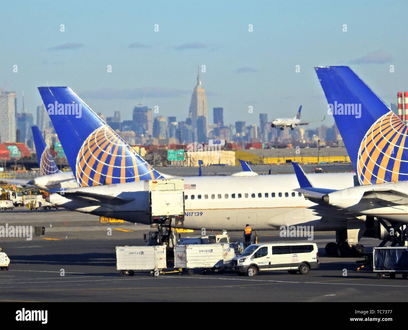 Newark airport hi-res stock photography and images - Alamy