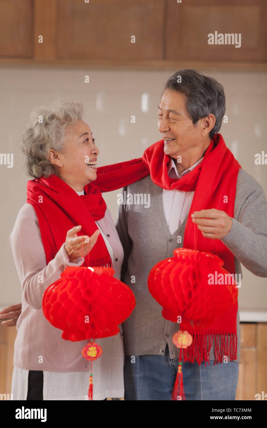 Traditional chinese couple hi-res stock photography and images - Alamy