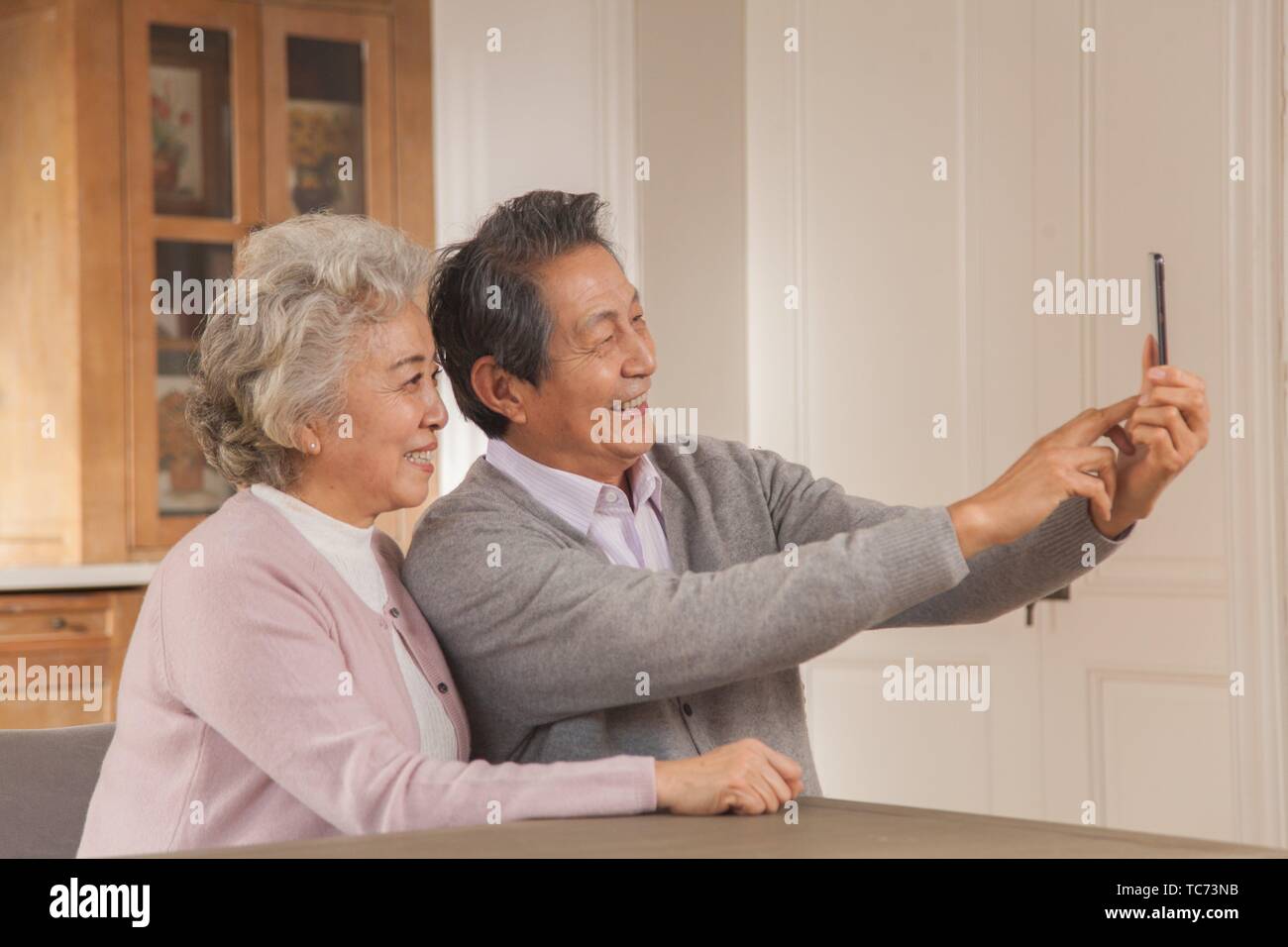 Chinese cell phones hi-res stock photography and images - Alamy