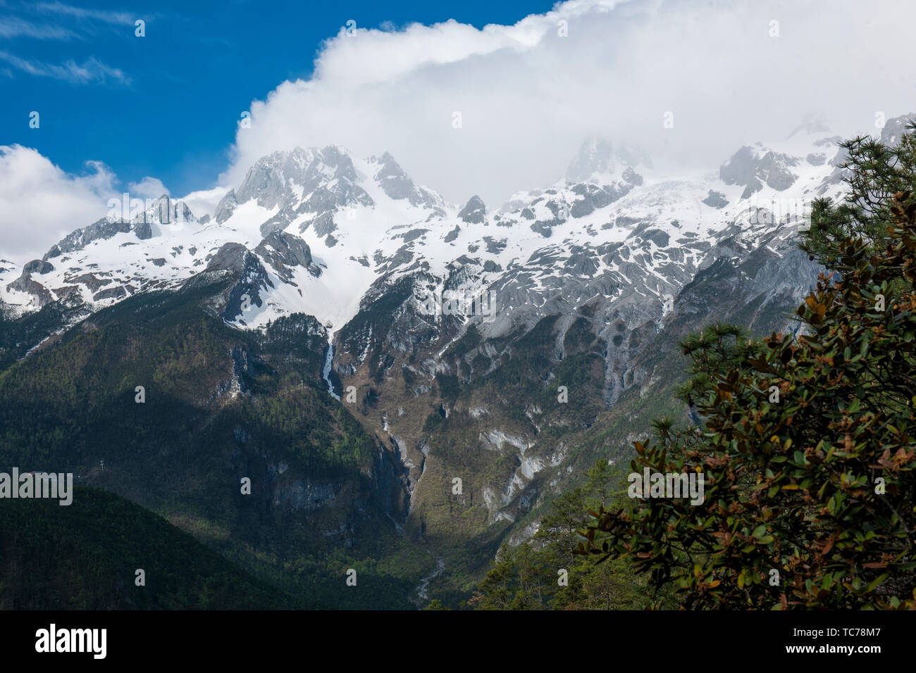 Lijiang scenery, Yunnan Stock Photo - Alamy