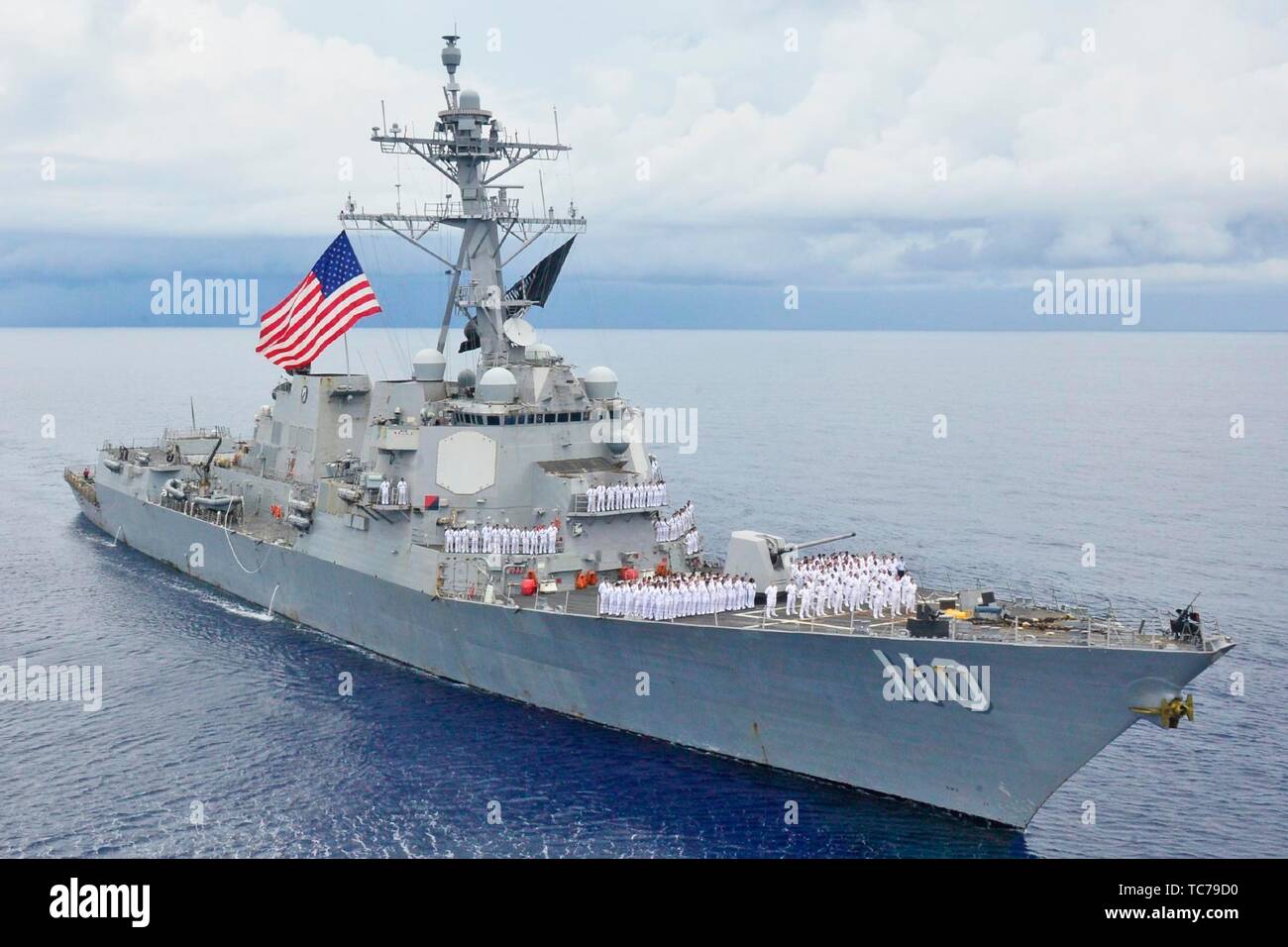 190604-N-YG414-0237 SOUTH CHINA SEA (June 4, 2019) The leadership and ...