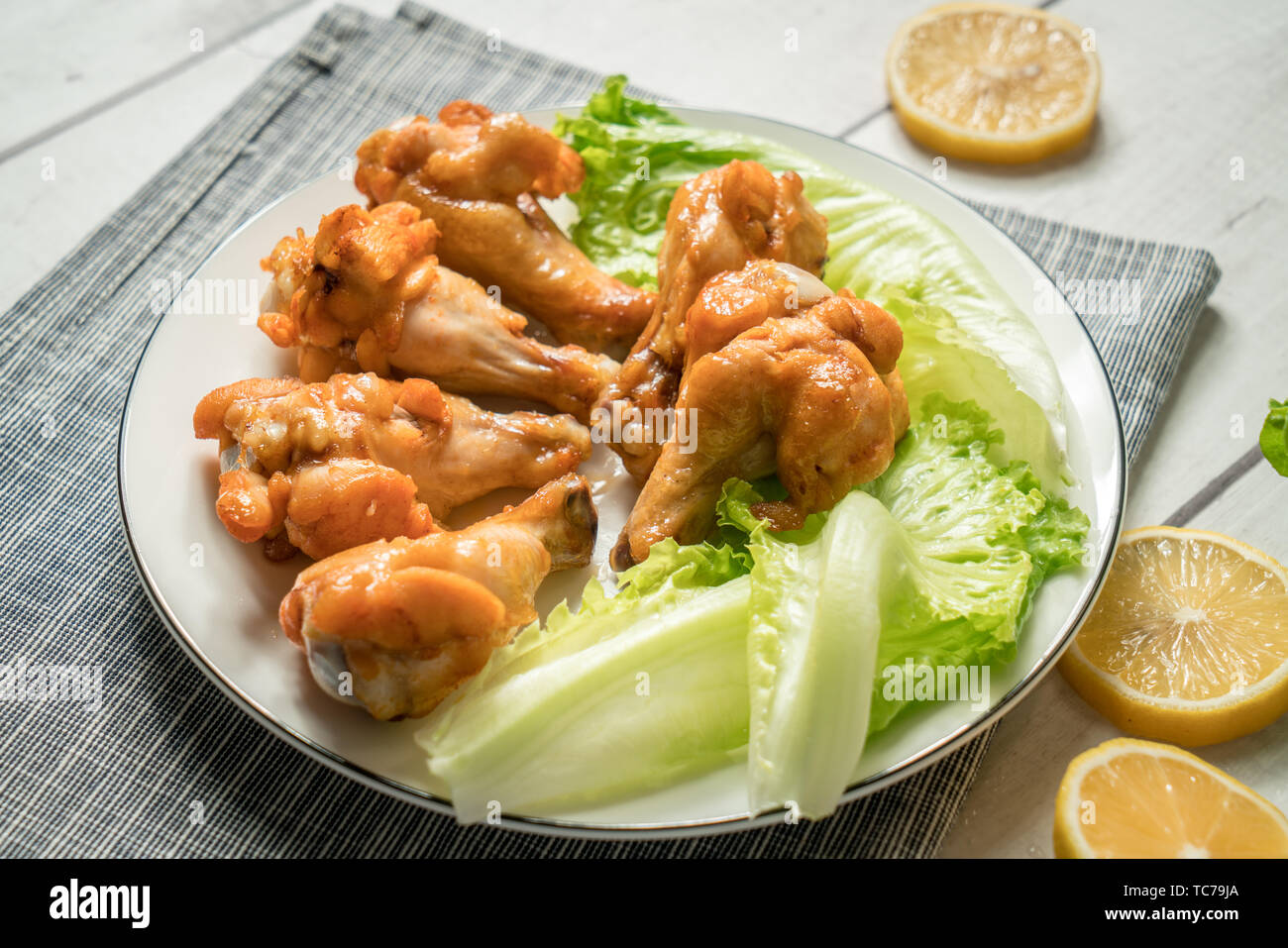 Chicken wings root hi-res stock photography and images - Alamy