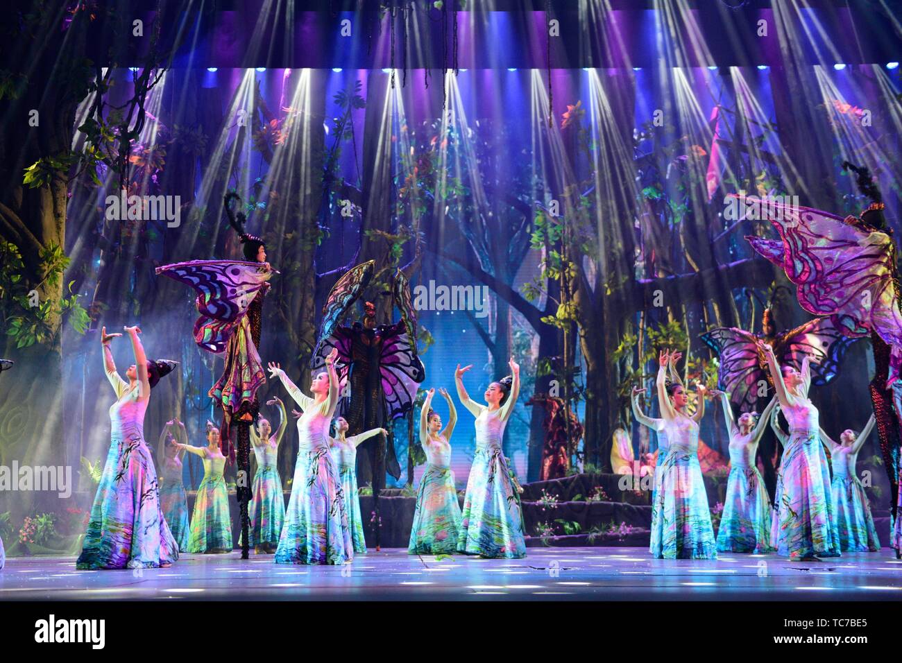 Angkor dynasty hi-res stock photography and images - Alamy