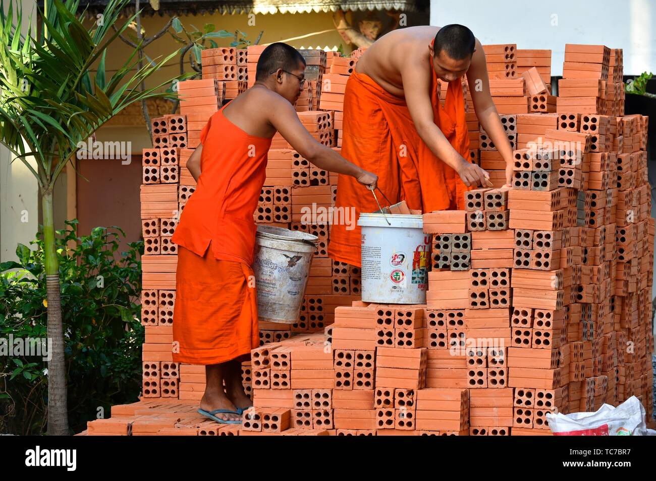 Novice monk working hi-res stock photography and images - Alamy