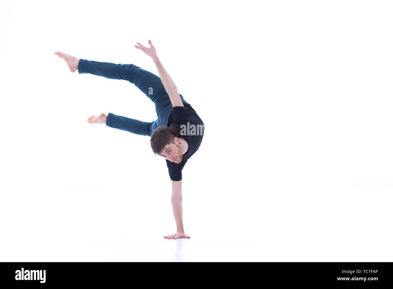 White dressed dancer hi-res stock photography and images - Alamy