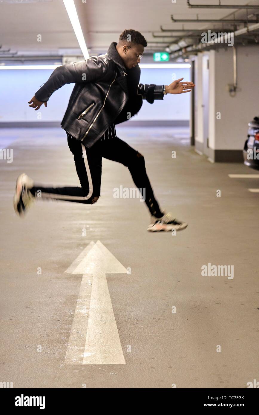 Pace arrow hi-res stock photography and images - Alamy