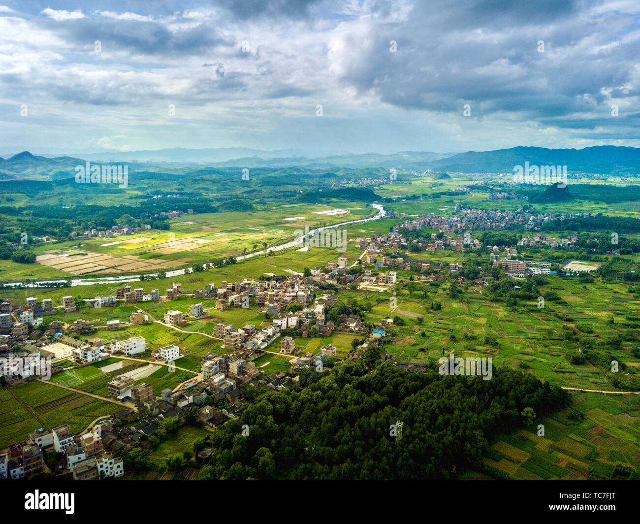 Farms farmland along highway hi-res stock photography and images - Alamy