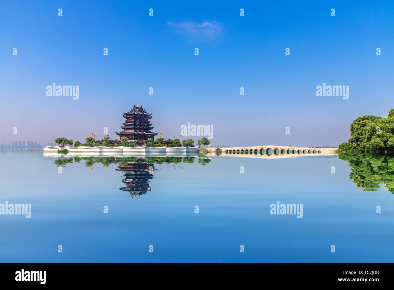 Suzhou Yangcheng Lake Zhongyuan Temple Scenic Area Stock Photo - Alamy