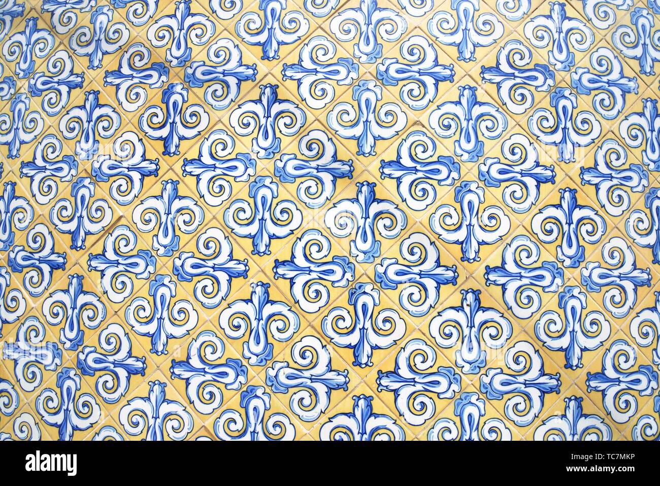 Modernism tiled building hi-res stock photography and images - Alamy