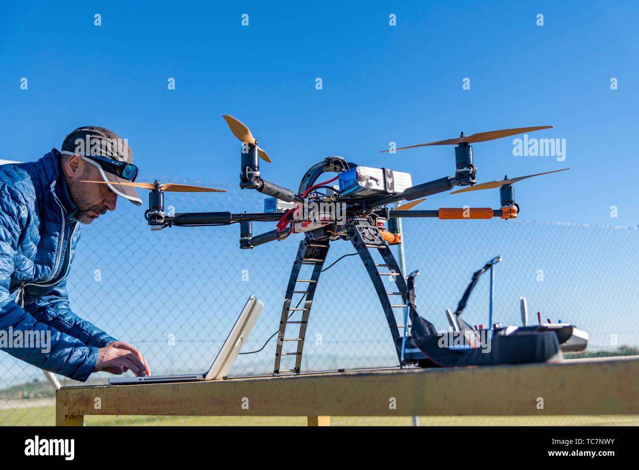Uav operator hi-res stock photography and images - Alamy
