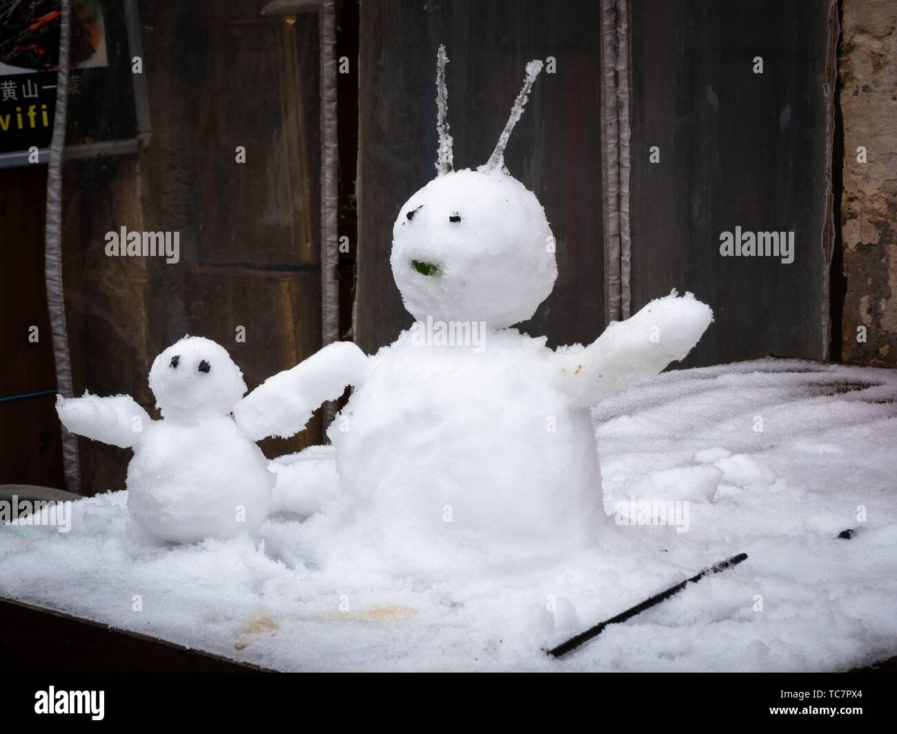 Snow figures hi-res stock photography and images - Alamy