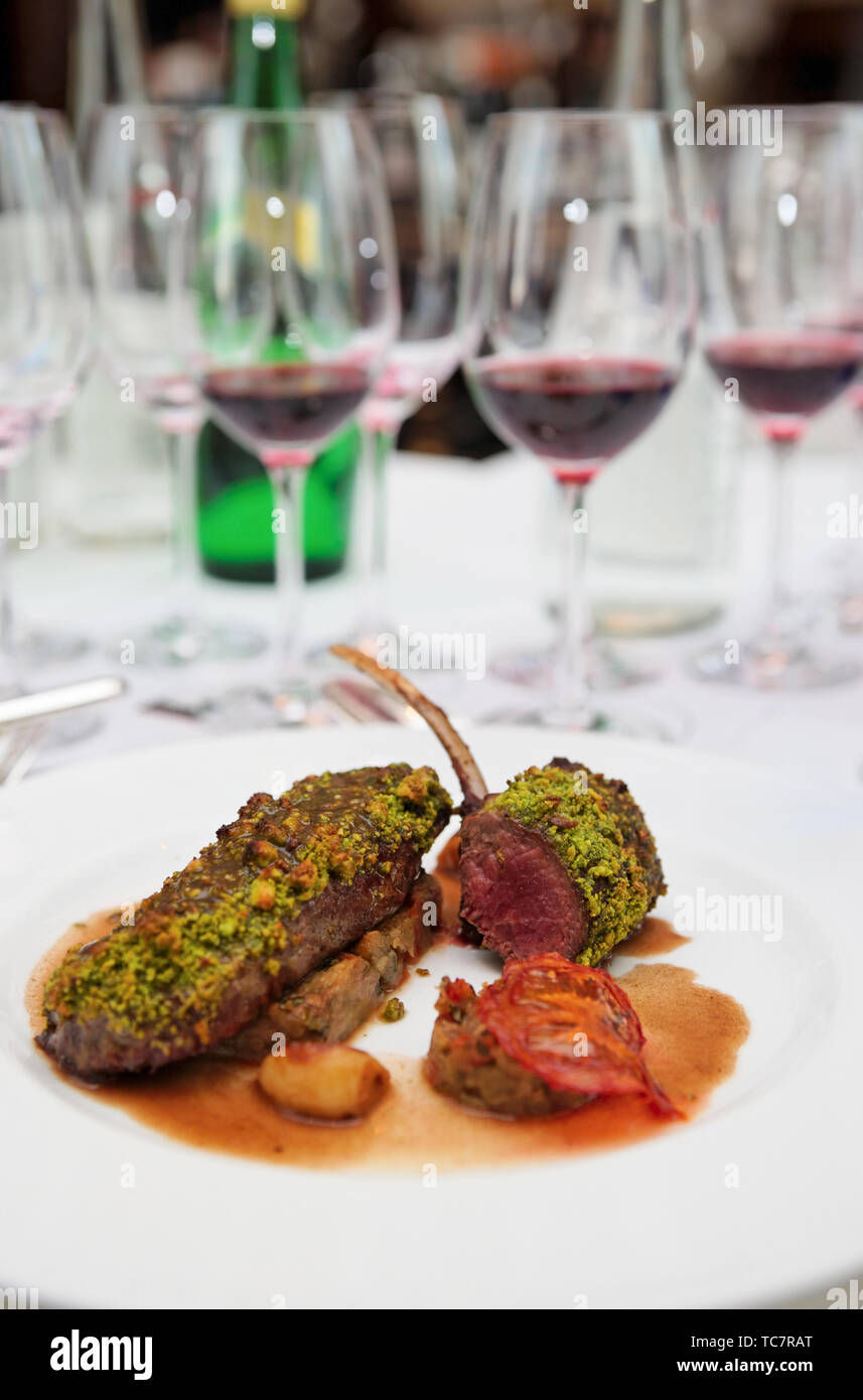 Lamb dish table hi-res stock photography and images - Alamy