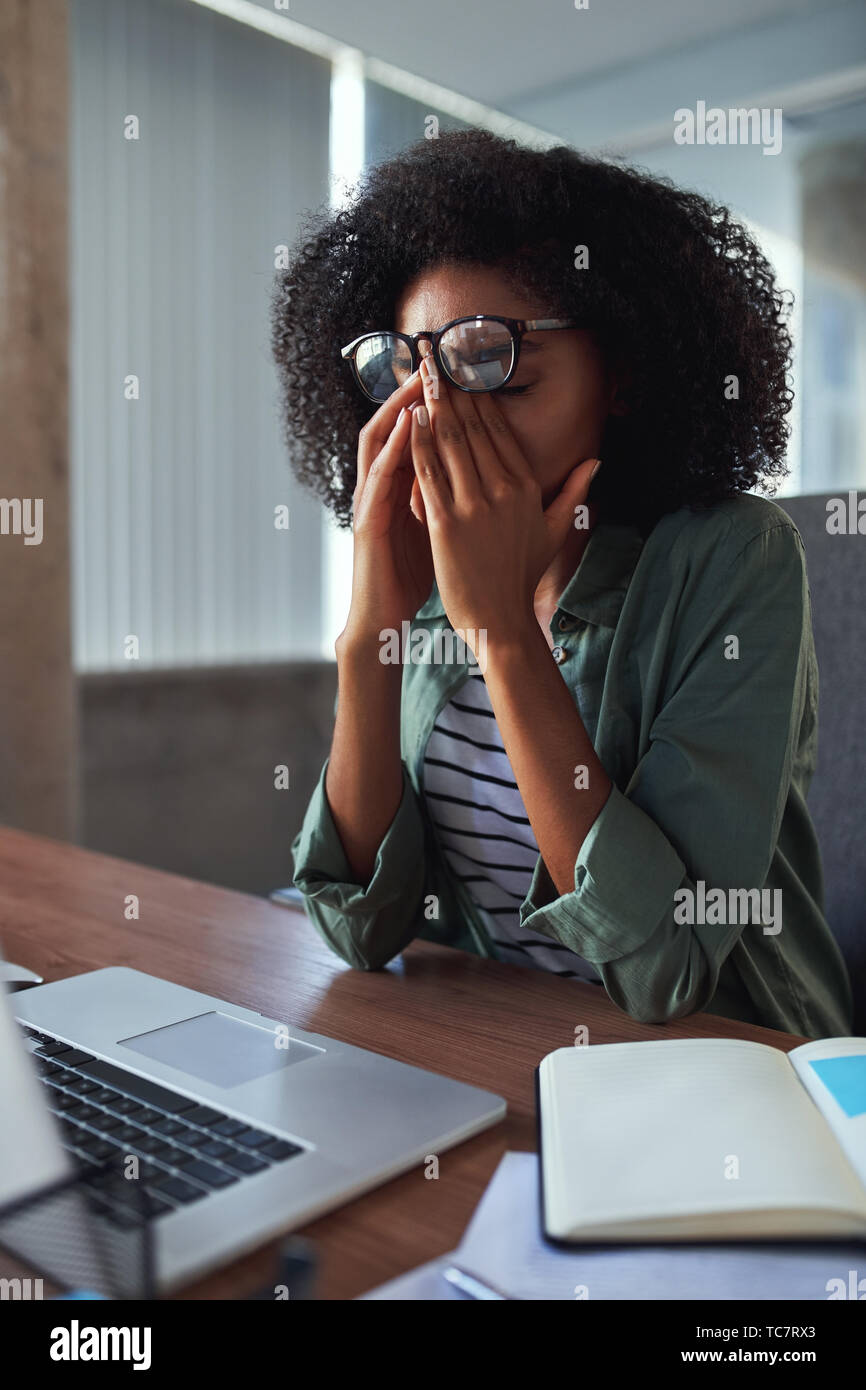 Portrait of young businesswoman Stock Photo - Alamy