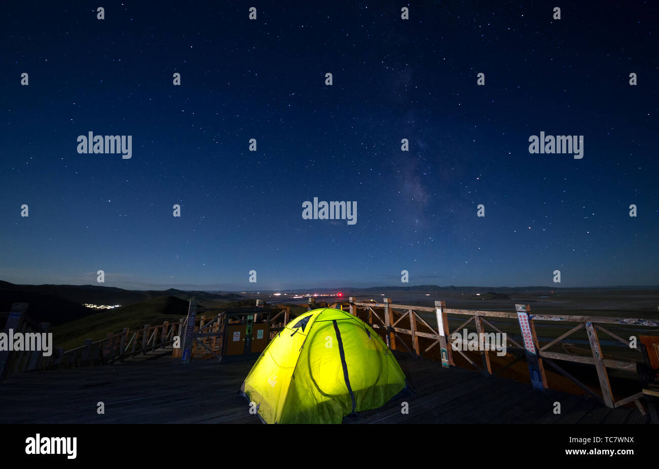 Tent under the stars Stock Photo - Alamy