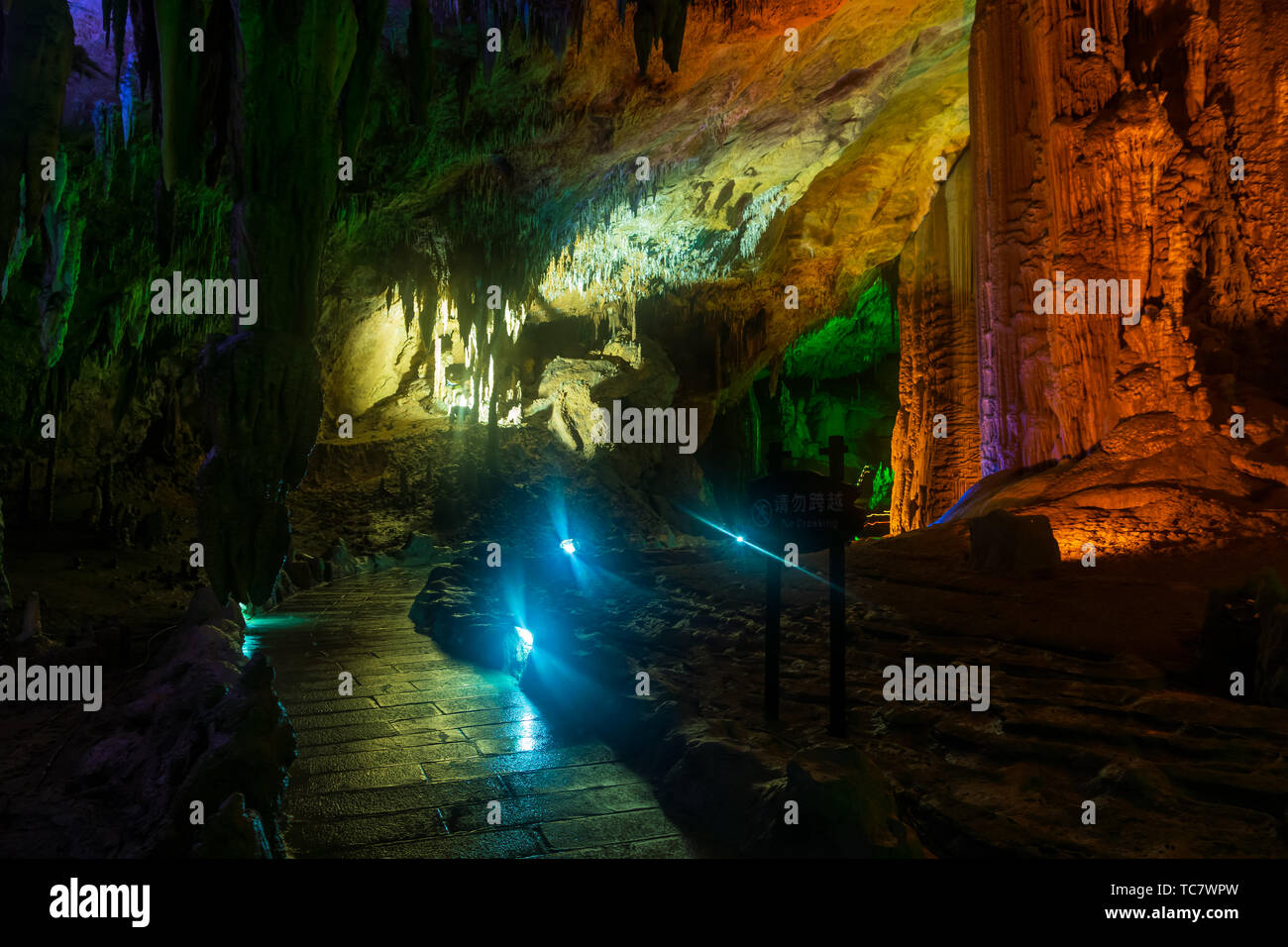 Yellow Dragon Cave, also known as The Wonder of the World's Caves ...