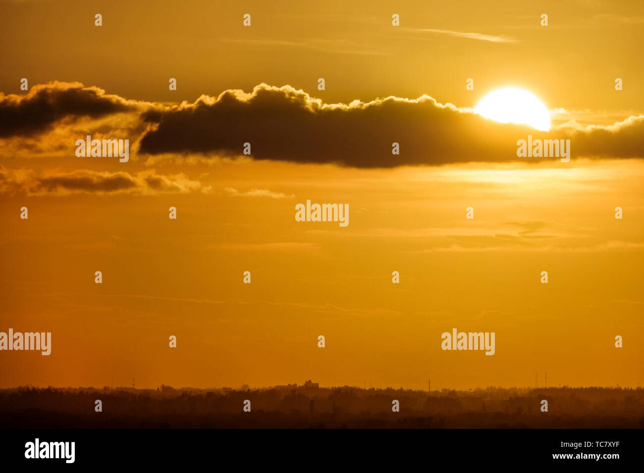 Amber sunset beach hi-res stock photography and images - Alamy