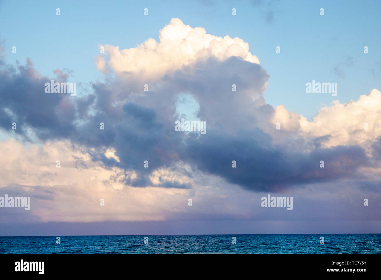 Ocean clouds hi-res stock photography and images - Alamy