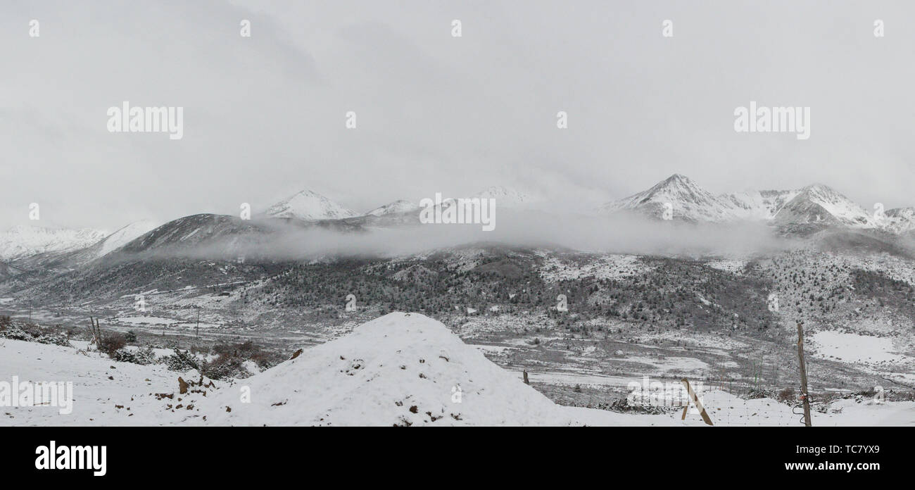 Snow Mountain in western Sichuan Stock Photo - Alamy