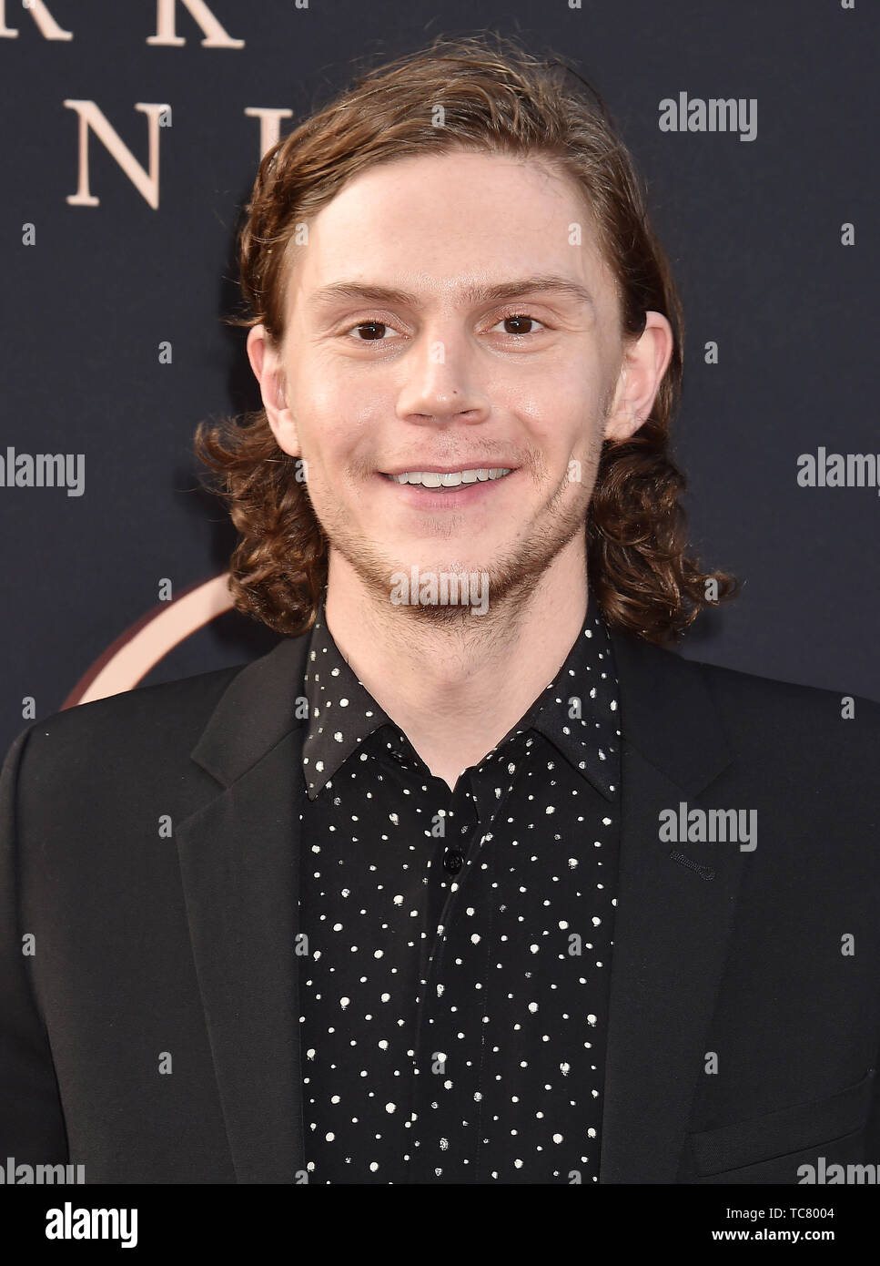 HOLLYWOOD, CA - JUNE 04: Evan Peters arrives at the Premiere Of 20th ...
