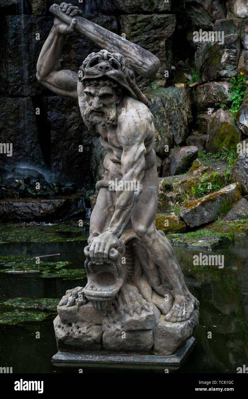 Hercules statue, Kinsky Garden, Prague, Cezch republic Stock Photo - Alamy