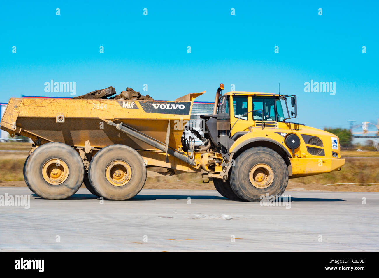 Articulated Truck BELL B20E Articulated Dump Truck | Newman Tractor