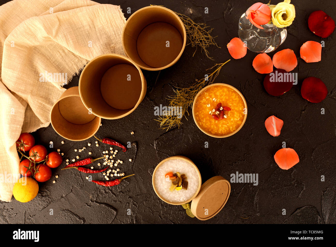 Paper bowl porridge bowl Stock Photo - Alamy