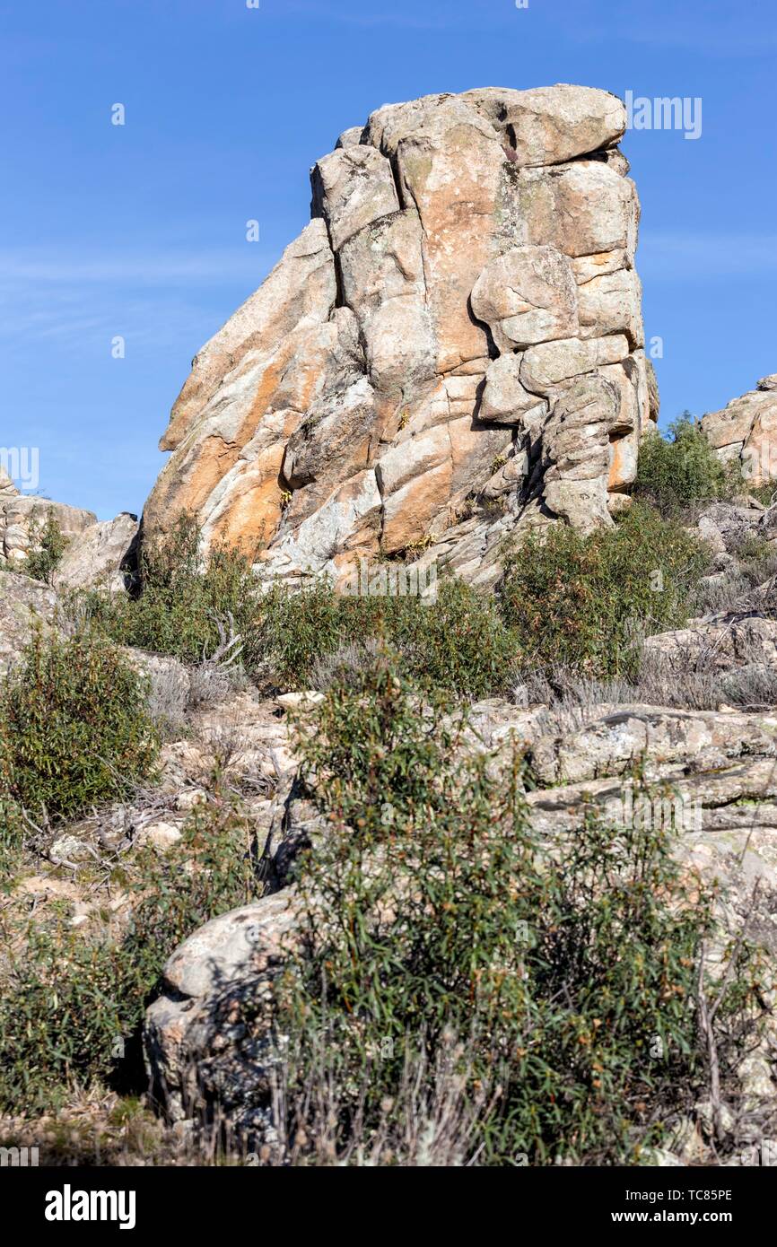 Rugged granite cliffs hi-res stock photography and images - Alamy
