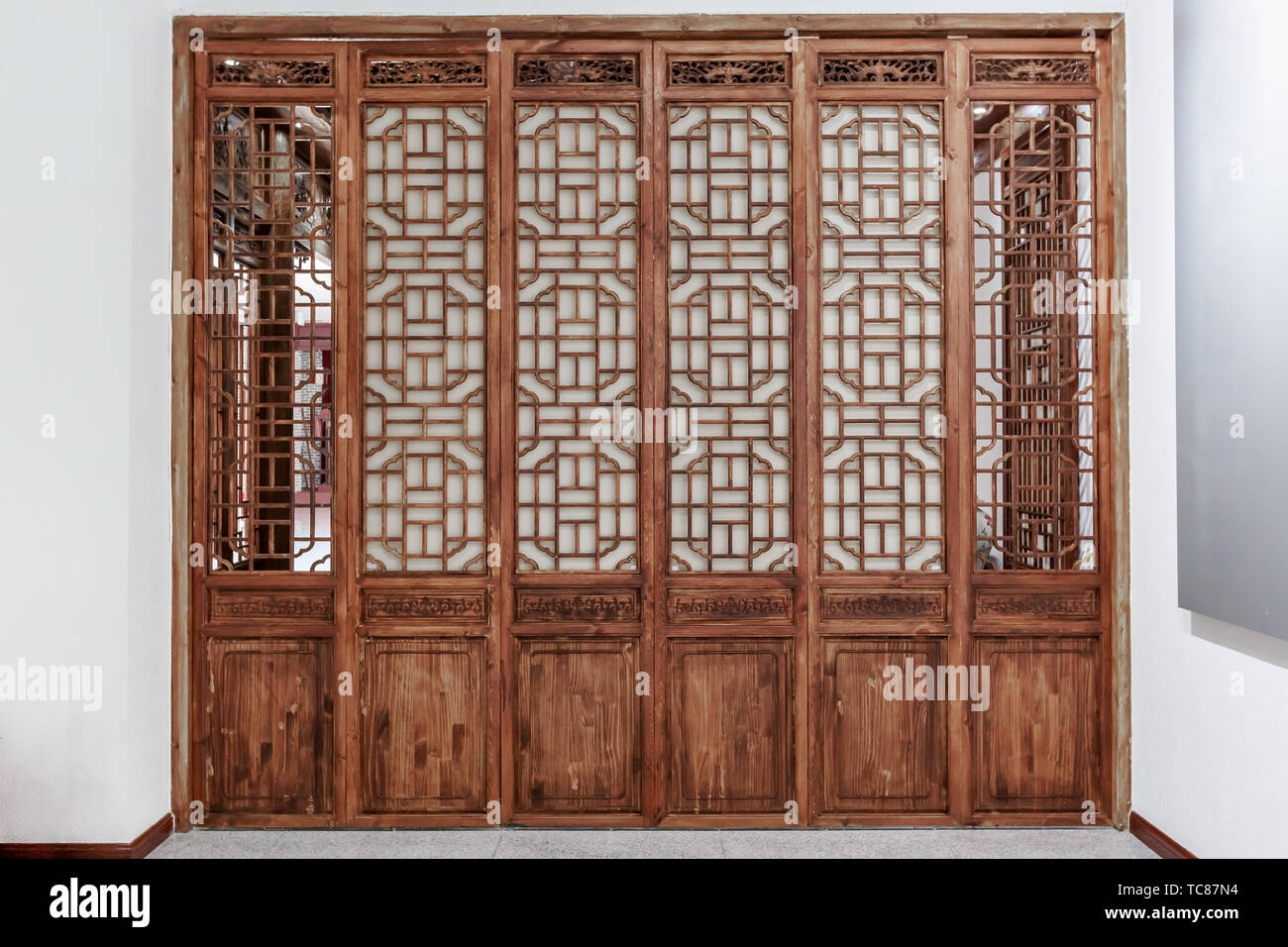 Chinese ancient buildings, doors and windows Stock Photo - Alamy