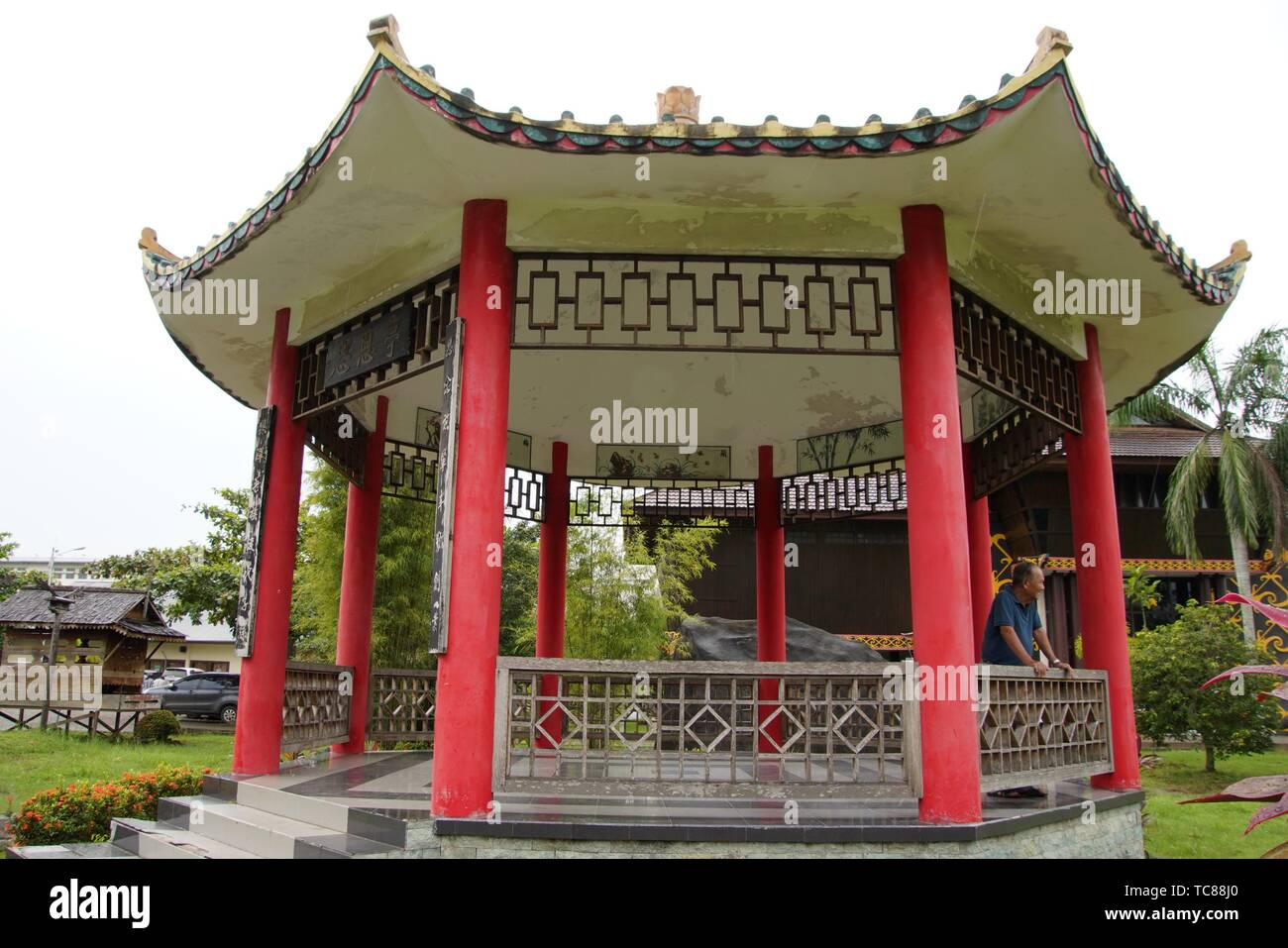 Chinese garden structure hi-res stock photography and images - Alamy