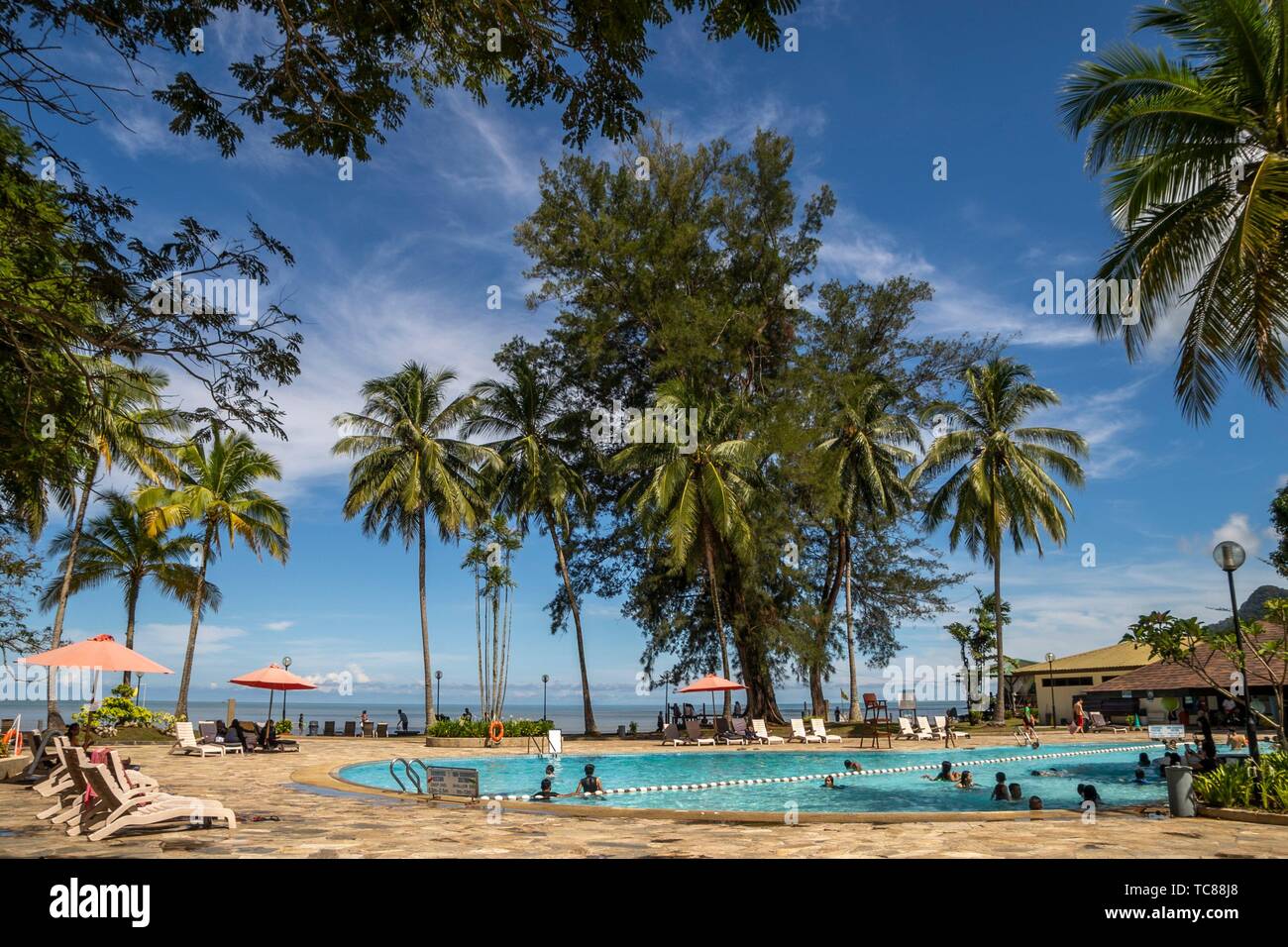 Beach resort swimming pool hi-res stock photography and images - Alamy