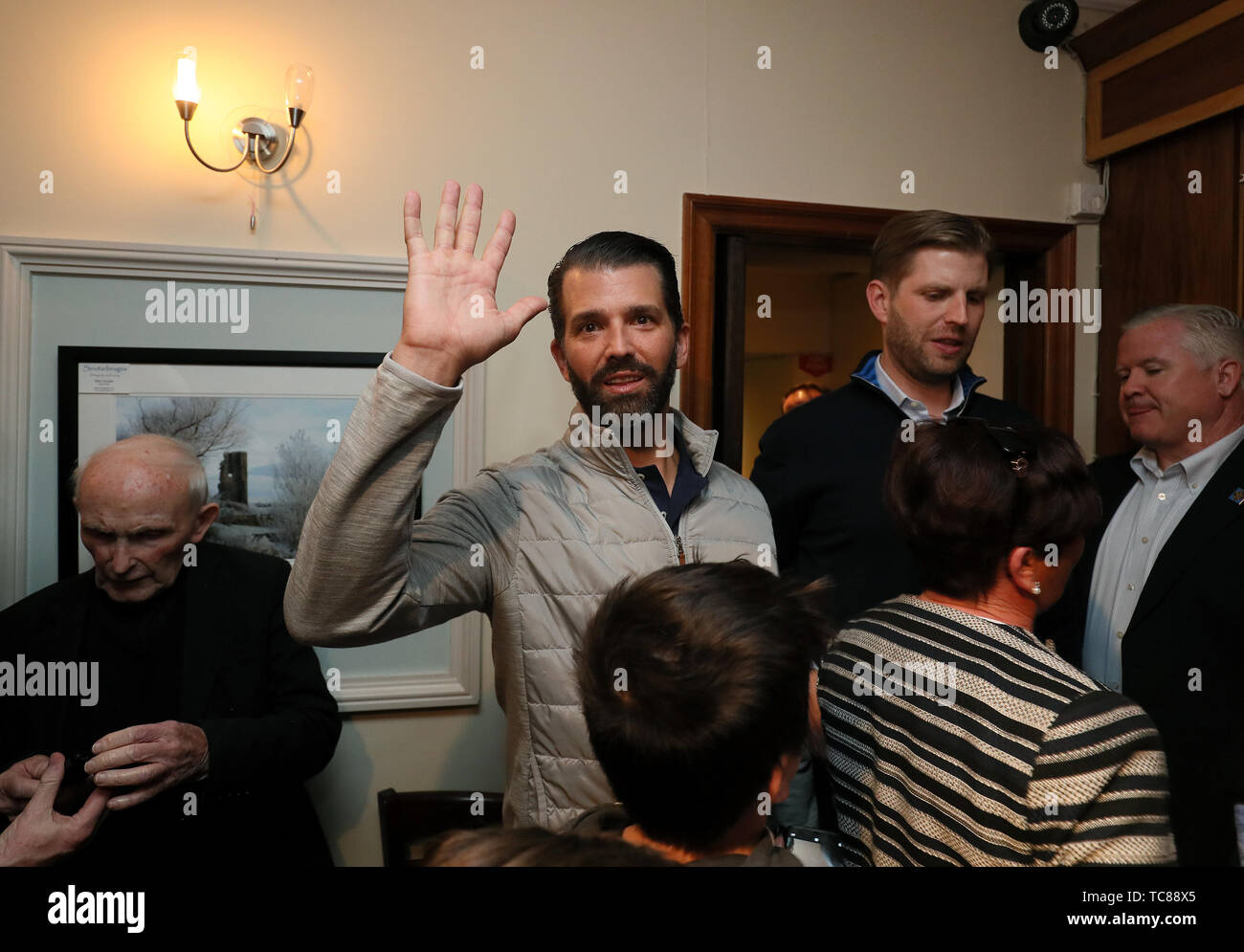Donald trump jr centre hi-res stock photography and images - Alamy